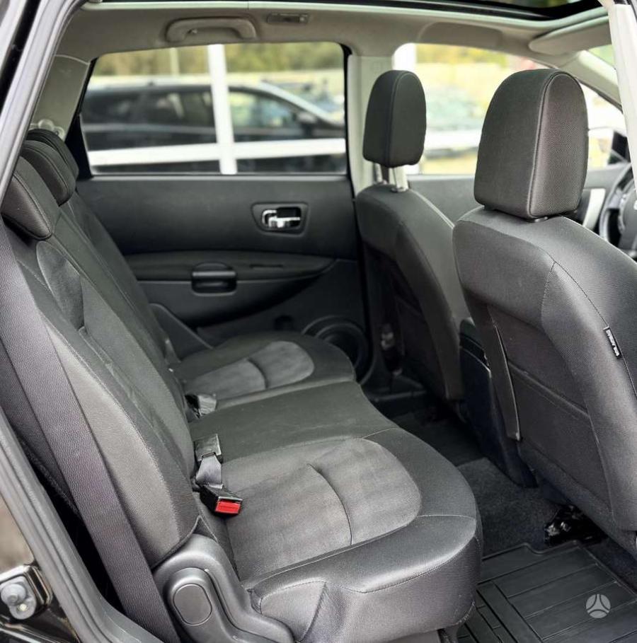 Black Nissan qashqai+2 2012 in Radviliskis, with an engine capacity of 1.60 L and mileage of 234 thousand km for 5750 €, photo 28 on AUTOMOTO.COM.LV