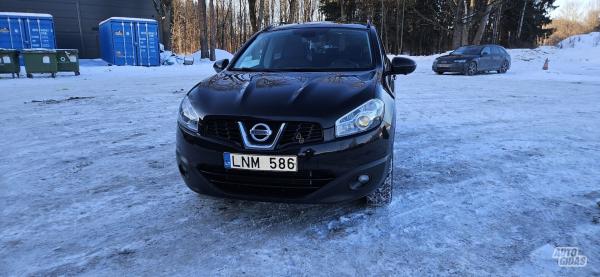 Black Nissan qashqai+2 2013 in Kaunas, with an engine capacity of 1.50 L and mileage of 324 thousand km for 4999 €, photo 1 on AUTOMOTO.COM.LV