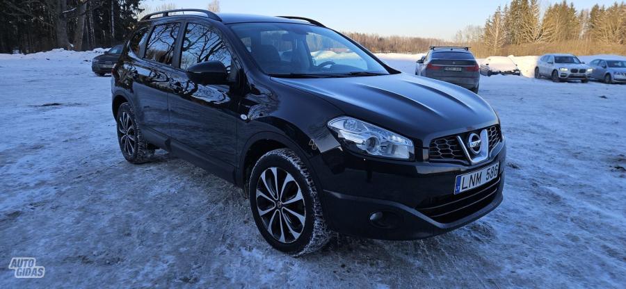 Black Nissan qashqai+2 2013 in Kaunas, with an engine capacity of 1.50 L and mileage of 324 thousand km for 4999 €, photo 3 on AUTOMOTO.COM.LV