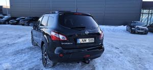 Black Nissan qashqai+2 2013 in Kaunas, with an engine capacity of 1.50 L and mileage of 324 thousand km for 4999 €, photo 5 on AUTOMOTO.COM.LV