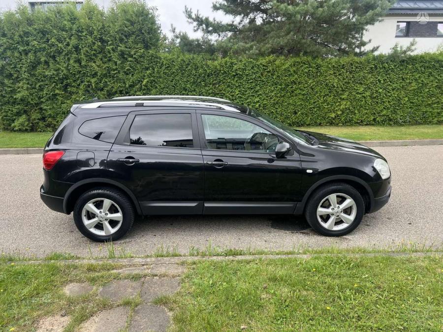 Melns Nissan qashqai+2 2009 Viļņa, ar dzinēja tilpumu 2.00 L un nobraukumu 253 tūkst. km par 3500 €, foto 5 vietnē AUTOMOTO.COM.LV