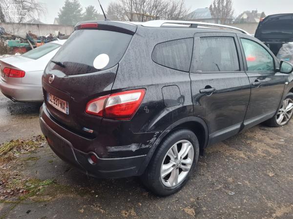 Black Nissan qashqai+2 2012 in Panevezys, with an engine capacity of 1.60 L and mileage of 219 thousand km for 3500 €, photo 5 on AUTOMOTO.COM.LV