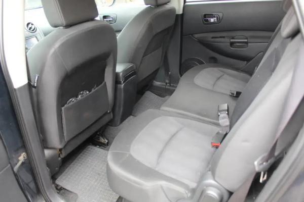 Blue Nissan qashqai+2 2010 in Liepaja, with an engine capacity of 2.00 L and mileage of 254 thousand km for 4450 €, photo 8 on AUTOMOTO.COM.LV