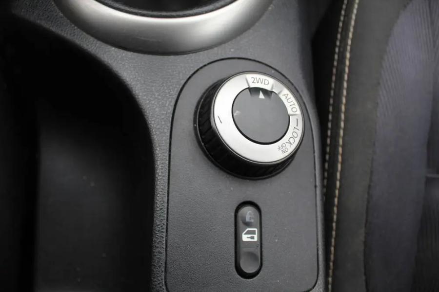 Zils Nissan qashqai+2 2010 Liepāja, ar dzinēja tilpumu 2.00 L un nobraukumu 254 tūkst. km par 4450 €, foto 14 vietnē AUTOMOTO.COM.LV