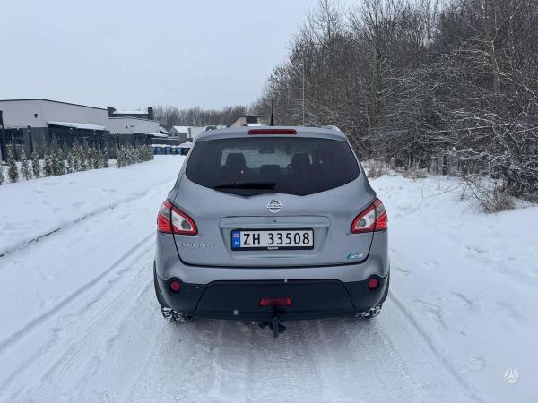 Blue Nissan qashqai+2 2011 in Kaunas, with an engine capacity of 1.46 L and mileage of 204 thousand km for 4850 €, photo 4 on AUTOMOTO.COM.LV