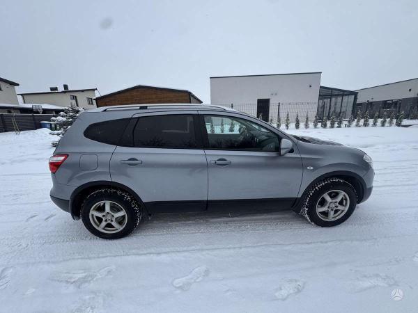 Blue Nissan qashqai+2 2011 in Kaunas, with an engine capacity of 1.46 L and mileage of 204 thousand km for 4850 €, photo 6 on AUTOMOTO.COM.LV