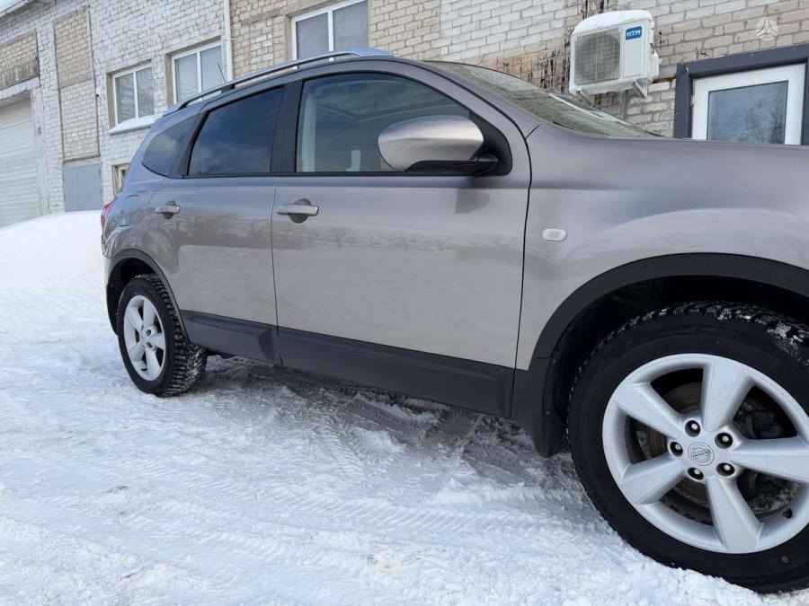 Brown Nissan qashqai+2 2008 in Kaunas, with an engine capacity of 2.00 L and mileage of 317 thousand km for 3750 €, photo 10 on AUTOMOTO.COM.LV