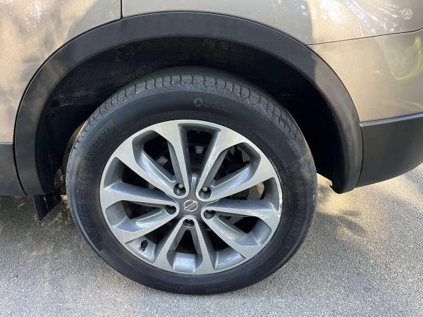 Brown Nissan qashqai+2 2010 in Vilnius, with an engine capacity of 2.00 L and mileage of 237 thousand km for 7350 €, photo 10 on AUTOMOTO.COM.LV