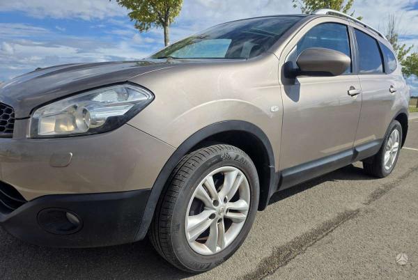 Brown Nissan qashqai+2 2011 in Marijampole, with an engine capacity of 1.46 L and mileage of 360 thousand km for 4750 €, photo 1 on AUTOMOTO.COM.LV