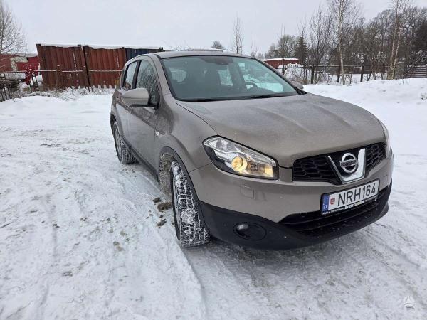 Brown Nissan qashqai+2 2012 in Klaipeda, with an engine capacity of 1.60 L and mileage of 306 thousand km for 3100 €, photo 2 on AUTOMOTO.COM.LV