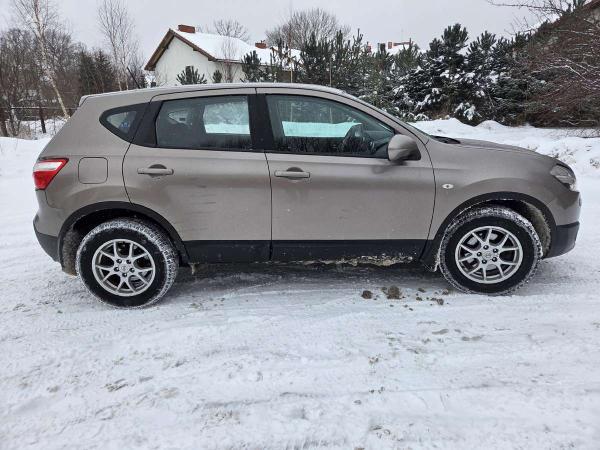 Brown Nissan qashqai+2 2012 in Klaipeda, with an engine capacity of 1.60 L and mileage of 306 thousand km for 3100 €, photo 8 on AUTOMOTO.COM.LV