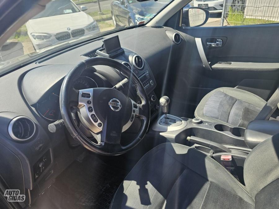 Nissan qashqai+2 2011 in Kaunas, with an engine capacity of 2.00 L and mileage of 281 thousand km for 5999 €, photo 4 on AUTOMOTO.COM.LV