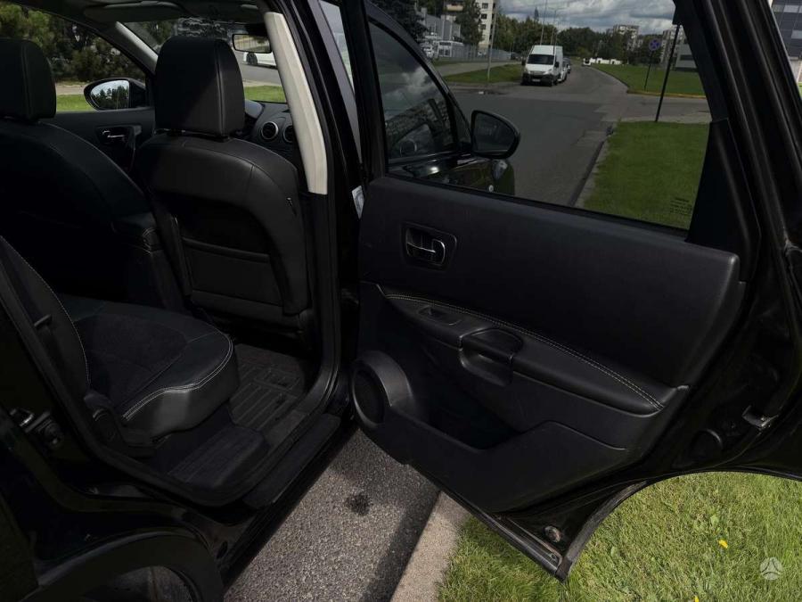 Nissan qashqai+2 2014 in Vilnius, with an engine capacity of 2.00 L and mileage of 250 thousand km for 5450 €, photo 23 on AUTOMOTO.COM.LV