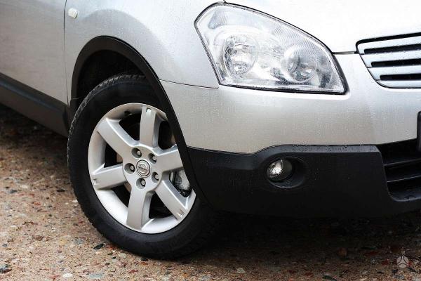 Grey Nissan qashqai+2 2009 in Kretinga, with an engine capacity of 2.00 L and mileage of 357 thousand km for 4899 €, photo 7 on AUTOMOTO.COM.LV