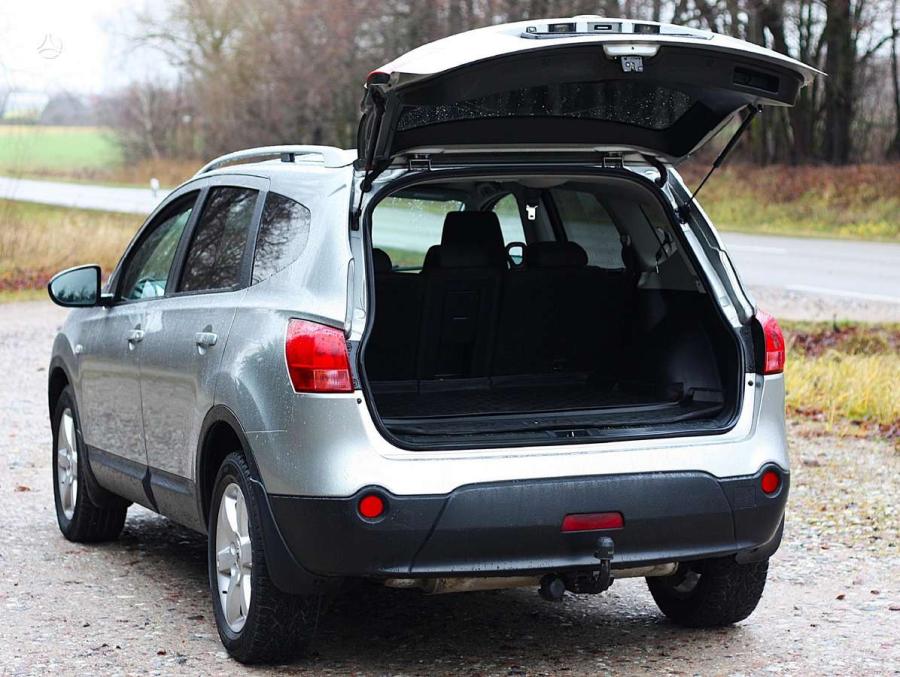 Grey Nissan qashqai+2 2009 in Kretinga, with an engine capacity of 2.00 L and mileage of 357 thousand km for 4899 €, photo 16 on AUTOMOTO.COM.LV