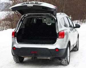 Grey Nissan qashqai+2 2009 in Kretinga, with an engine capacity of 2.00 L and mileage of 357 thousand km for 4699 €, photo 11 on AUTOMOTO.COM.LV
