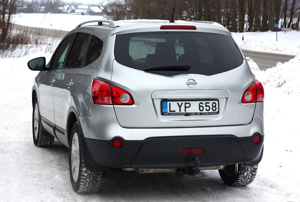 Grey Nissan qashqai+2 2009 in Petrikaiciai, with an engine capacity of 2.00 L and mileage of 357 thousand km for 4699 €, photo 8 on AUTOMOTO.COM.LV