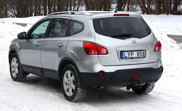 Grey Nissan qashqai+2 2009 in Kretinga, with an engine capacity of 2.00 L and mileage of 357 thousand km for 4699 €, photo 7 on AUTOMOTO.COM.LV