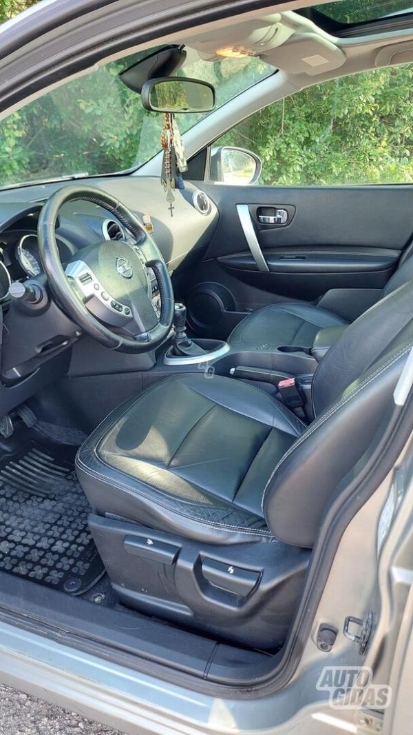 Pelēks Nissan qashqai+2 2009 Viļņa, ar dzinēja tilpumu 2.00 L un nobraukumu 292 tūkst. km par 4500 €, foto 10 vietnē AUTOMOTO.COM.LV