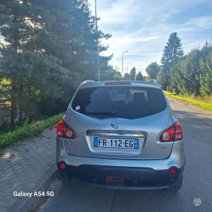 Grey Nissan qashqai+2 2009 in Taurage, with an engine capacity of 1.46 L and mileage of 241 thousand km for 3300 €, photo 7 on AUTOMOTO.COM.LV