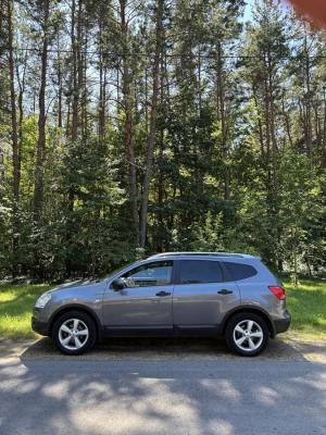 Grey Nissan qashqai+2 2009 in Vilnius, with an engine capacity of 1.60 L and mileage of 270 thousand km for 3300 €, photo  on AUTOMOTO.COM.LV