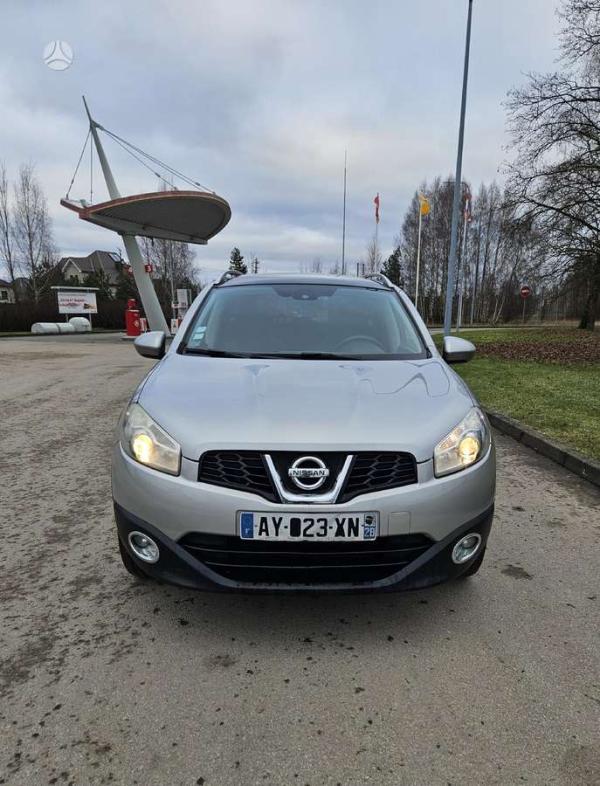 Grey Nissan qashqai+2 2010 in Taurage, with an engine capacity of 2.00 L and mileage of 226 thousand km for 4500 €, photo 1 on AUTOMOTO.COM.LV