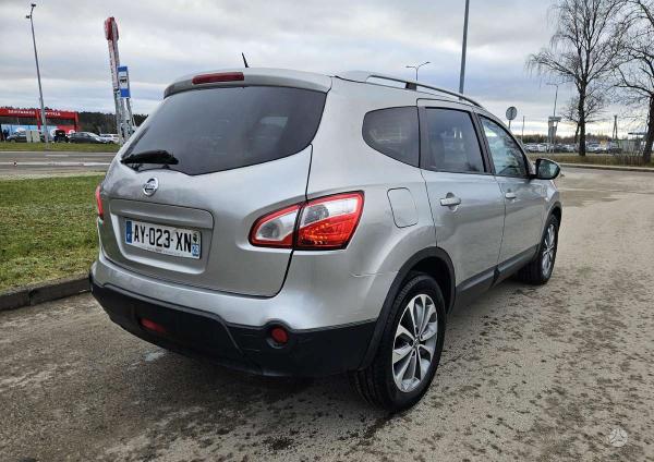 Grey Nissan qashqai+2 2010 in Taurage, with an engine capacity of 2.00 L and mileage of 226 thousand km for 4500 €, photo 5 on AUTOMOTO.COM.LV