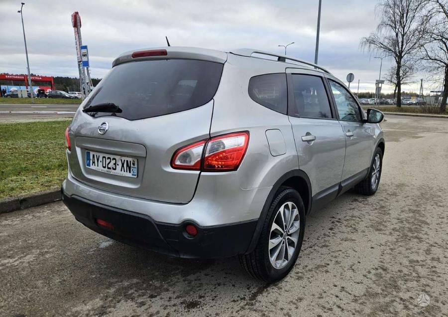 Pelēks Nissan qashqai+2 2010 Tauragė, ar dzinēja tilpumu 2.00 L un nobraukumu 226 tūkst. km par 4500 €, foto 5 vietnē AUTOMOTO.COM.LV