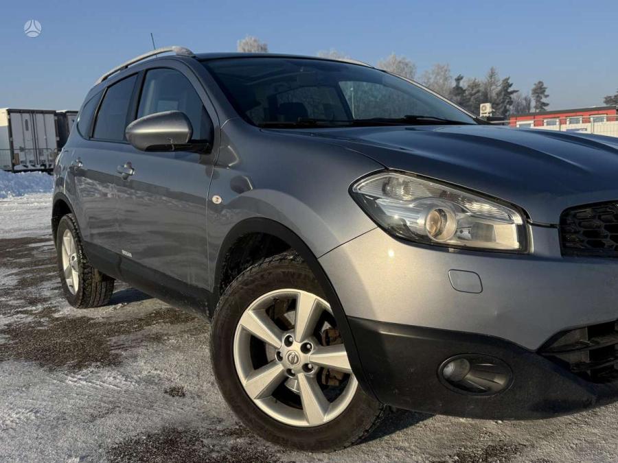 Pelēks Nissan qashqai+2 2010 Viļņa, ar dzinēja tilpumu 1.60 L un nobraukumu 185 tūkst. km par 5490 €, foto 3 vietnē AUTOMOTO.COM.LV