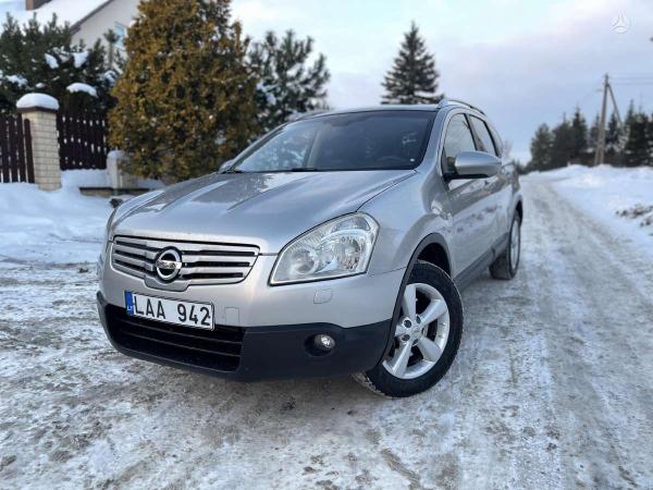 Grey Nissan qashqai+2 2010 in Vilnius, with an engine capacity of 2.00 L and mileage of 280 thousand km for 3950 €, photo 2 on AUTOMOTO.COM.LV
