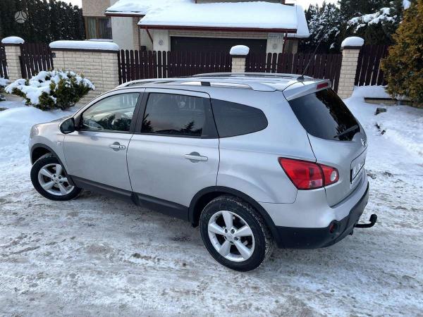 Grey Nissan qashqai+2 2010 in Vilnius, with an engine capacity of 2.00 L and mileage of 280 thousand km for 3950 €, photo 4 on AUTOMOTO.COM.LV