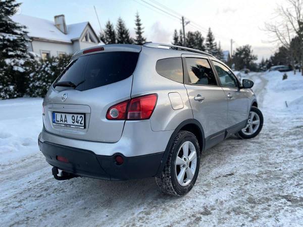 Grey Nissan qashqai+2 2010 in Vilnius, with an engine capacity of 2.00 L and mileage of 280 thousand km for 3950 €, photo 9 on AUTOMOTO.COM.LV