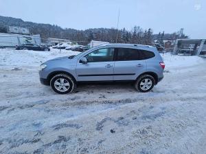 Grey Nissan qashqai+2 2010 in Ukmerge, with an engine capacity of 1.46 L and mileage of 129 thousand km for 5450 €, photo 5 on AUTOMOTO.COM.LV