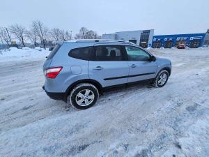 Grey Nissan qashqai+2 2010 in Ukmerge, with an engine capacity of 1.46 L and mileage of 129 thousand km for 5450 €, photo 6 on AUTOMOTO.COM.LV