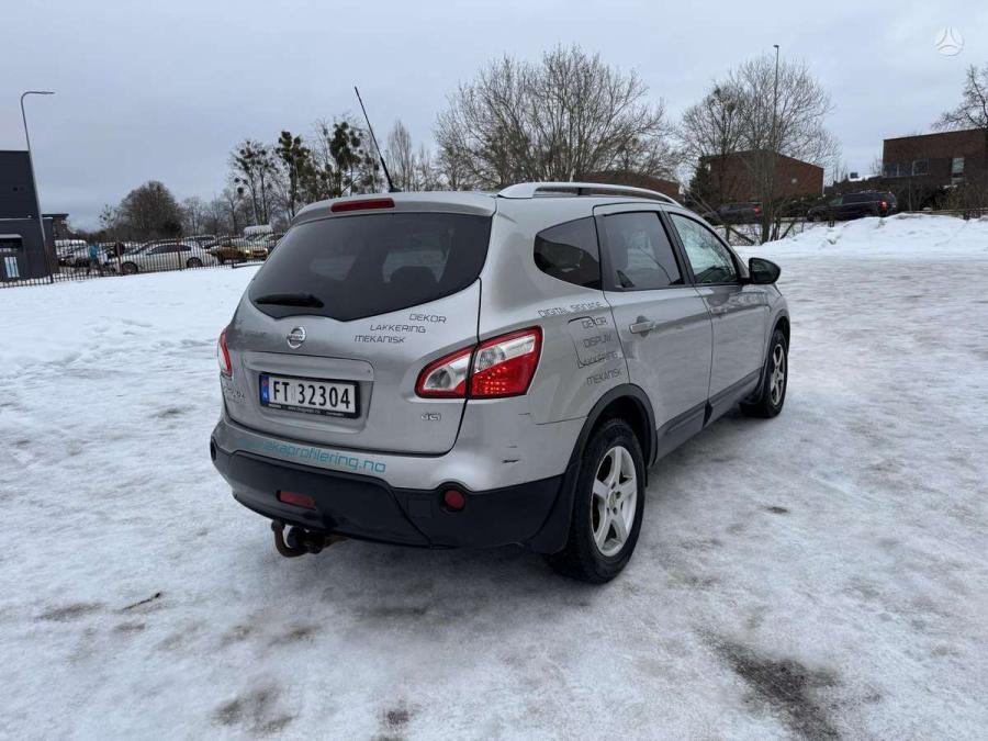 Pelēks Nissan qashqai+2 2010 Kauņa, ar dzinēja tilpumu 1.46 L un nobraukumu 221 tūkst. km par 4600 €, foto 3 vietnē AUTOMOTO.COM.LV