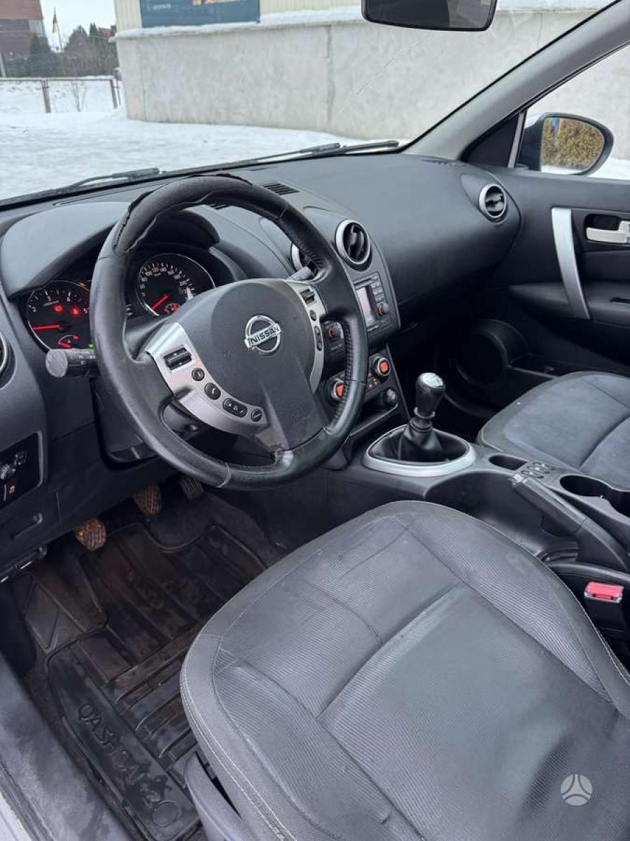 Pelēks Nissan qashqai+2 2010 Kauņa, ar dzinēja tilpumu 1.46 L un nobraukumu 221 tūkst. km par 4600 €, foto 13 vietnē AUTOMOTO.COM.LV