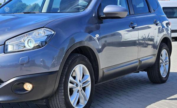 Grey Nissan qashqai+2 2010 in Taurage, with an engine capacity of 2.00 L and mileage of 174 thousand km for 5500 €, photo 2 on AUTOMOTO.COM.LV