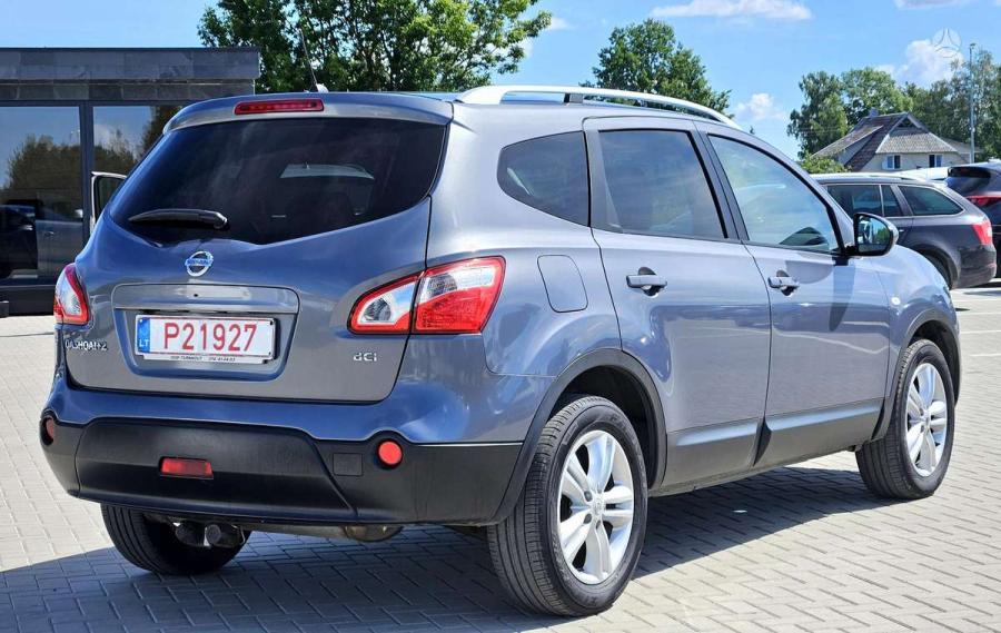 Pelēks Nissan qashqai+2 2010 Tauragė, ar dzinēja tilpumu 2.00 L un nobraukumu 174 tūkst. km par 5500 €, foto 6 vietnē AUTOMOTO.COM.LV