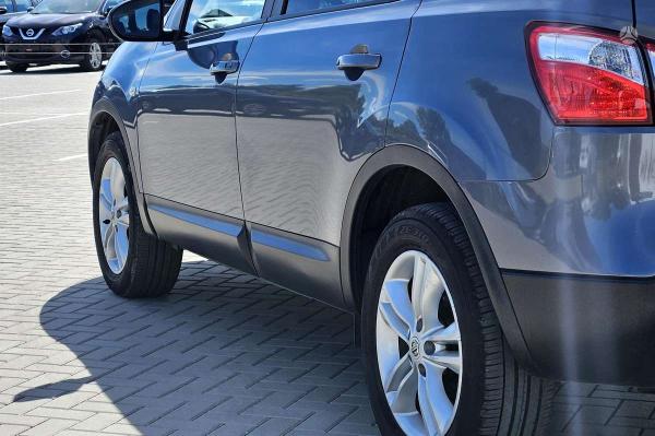 Grey Nissan qashqai+2 2010 in Taurage, with an engine capacity of 2.00 L and mileage of 174 thousand km for 5500 €, photo 8 on AUTOMOTO.COM.LV
