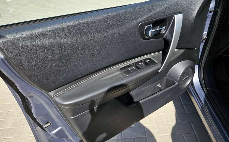 Pelēks Nissan qashqai+2 2010 Tauragė, ar dzinēja tilpumu 2.00 L un nobraukumu 174 tūkst. km par 5500 €, foto 22 vietnē AUTOMOTO.COM.LV