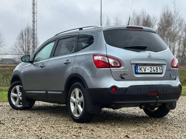 Pelēks Nissan qashqai+2 2010 Jelgava, ar dzinēja tilpumu 1.50 L un nobraukumu 342 tūkst. km par 3700 €, foto 4 vietnē AUTOMOTO.COM.LV
