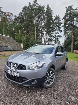 Grey Nissan qashqai+2 2010 in Vilnius, with an engine capacity of 2.00 L and mileage of 159 thousand km for 6650 €, photo  on AUTOMOTO.COM.LV