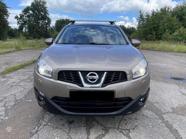 Grey Nissan qashqai+2 2010 in Ukmerge, with an engine capacity of 1.46 L and mileage of 243 thousand km for 4950 €, photo 2 on AUTOMOTO.COM.LV