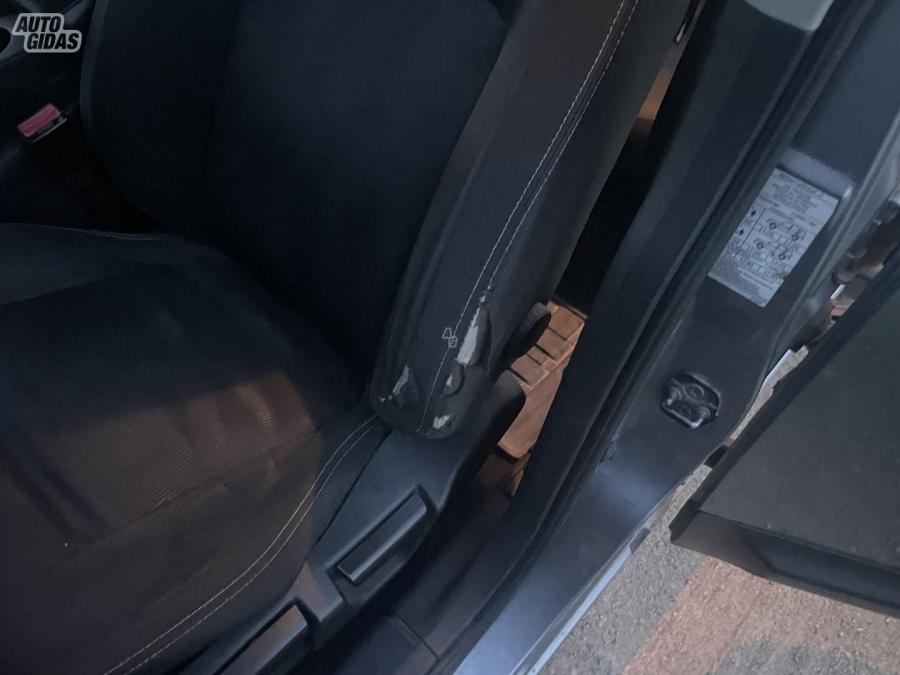 Серый Ниссан Кашкай 2 2010 в Вильнюс, объемом двигателя 2.00 л и пробегом 330 тыс. км за 3250 €, фото 26 на AUTOMOTO.COM.LV