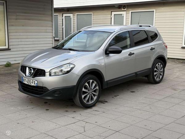 Grey Nissan qashqai+2 2010 in Vilnius, with an engine capacity of 1.46 L and mileage of 320 thousand km for 4000 €, photo 1 on AUTOMOTO.COM.LV
