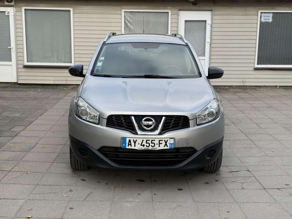 Grey Nissan qashqai+2 2010 in Vilnius, with an engine capacity of 1.46 L and mileage of 320 thousand km for 4000 €, photo 3 on AUTOMOTO.COM.LV