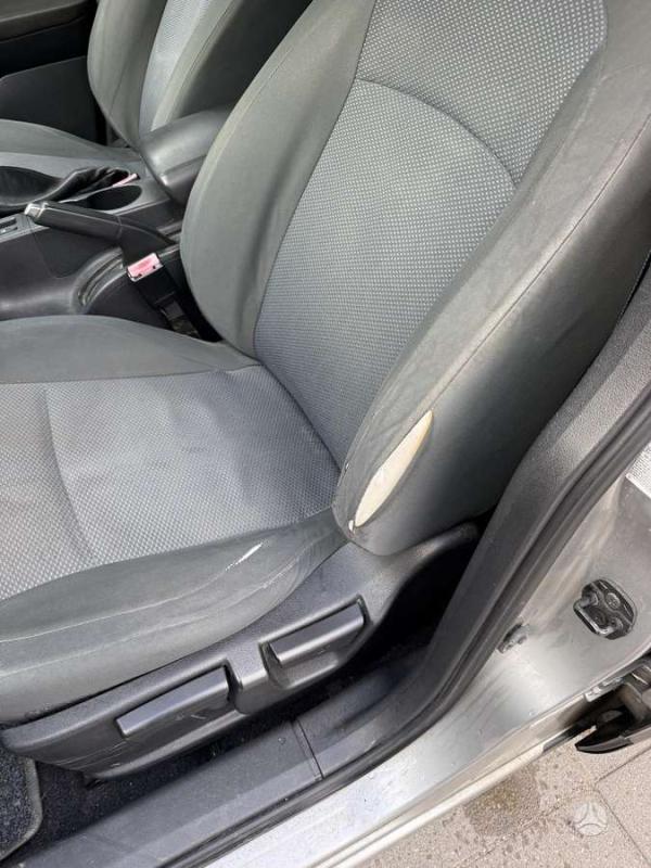 Grey Nissan qashqai+2 2010 in Vilnius, with an engine capacity of 1.46 L and mileage of 320 thousand km for 4000 €, photo 9 on AUTOMOTO.COM.LV