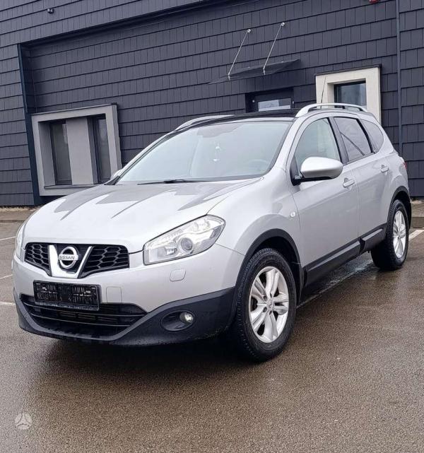 Grey Nissan qashqai+2 2011 in Kaunas, with an engine capacity of 1.46 L and mileage of 210 thousand km for 5300 €, photo 2 on AUTOMOTO.COM.LV