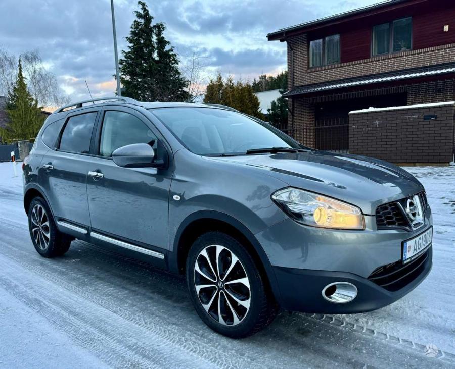 Grey Nissan qashqai+2 2011 in Vilnius, with an engine capacity of 2.00 L and mileage of 211 thousand km for 4150 €, photo 3 on AUTOMOTO.COM.LV