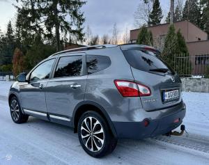 Grey Nissan qashqai+2 2011 in Vilnius, with an engine capacity of 2.00 L and mileage of 211 thousand km for 4150 €, photo 6 on AUTOMOTO.COM.LV